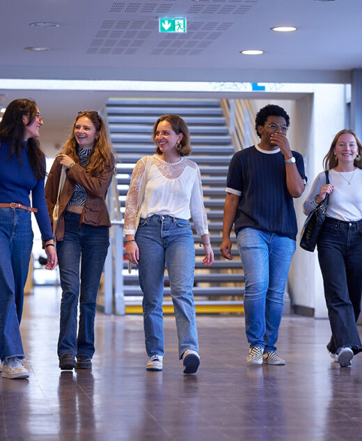 Admissions en second cycle - ESTRI - School for international careers